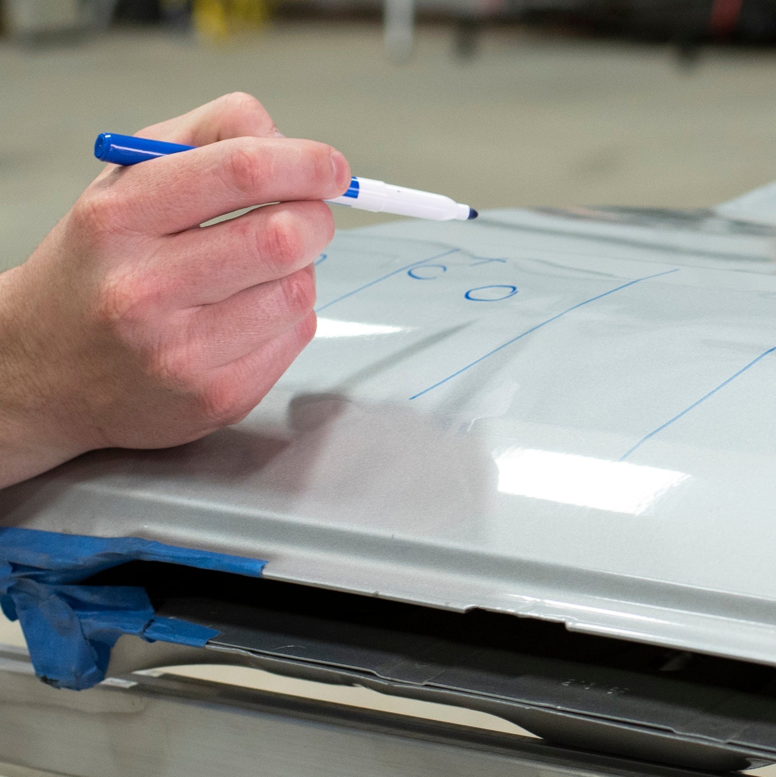 How to Ensure Correct Glue Tab Placement on Damaged Panel? – Keco Tabs